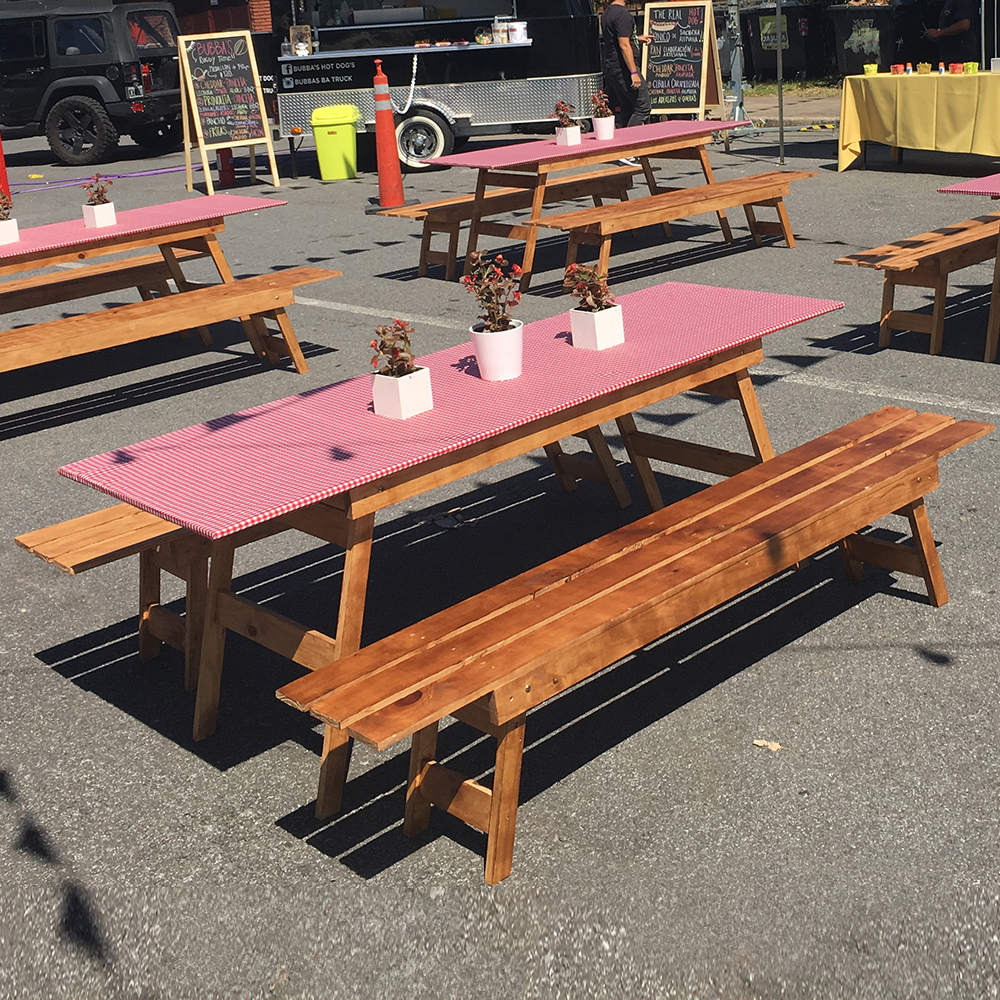 Tablones y bancos de madera – Living Rental